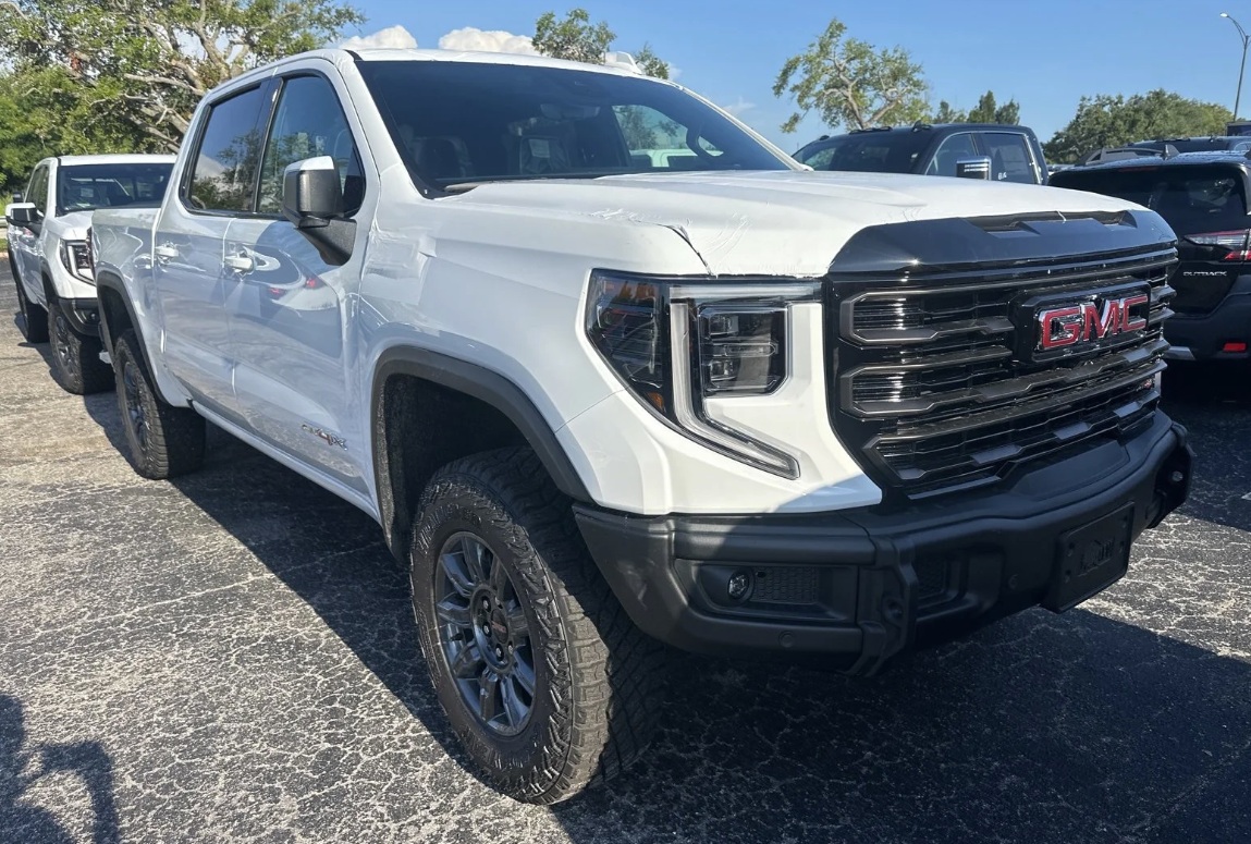 Right-hand drive 2025 GMC Sierra 1500 AT4X – Summit White
